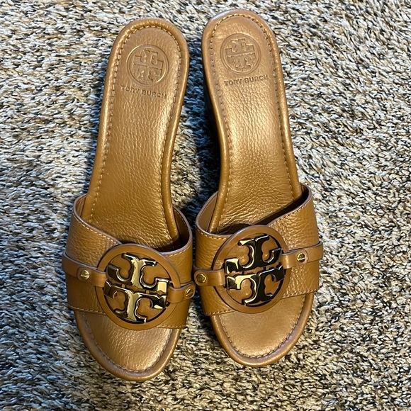 Tory Burch | Shoes | Tory Burch Patti Wedge Sandals Size 95 | Poshmark